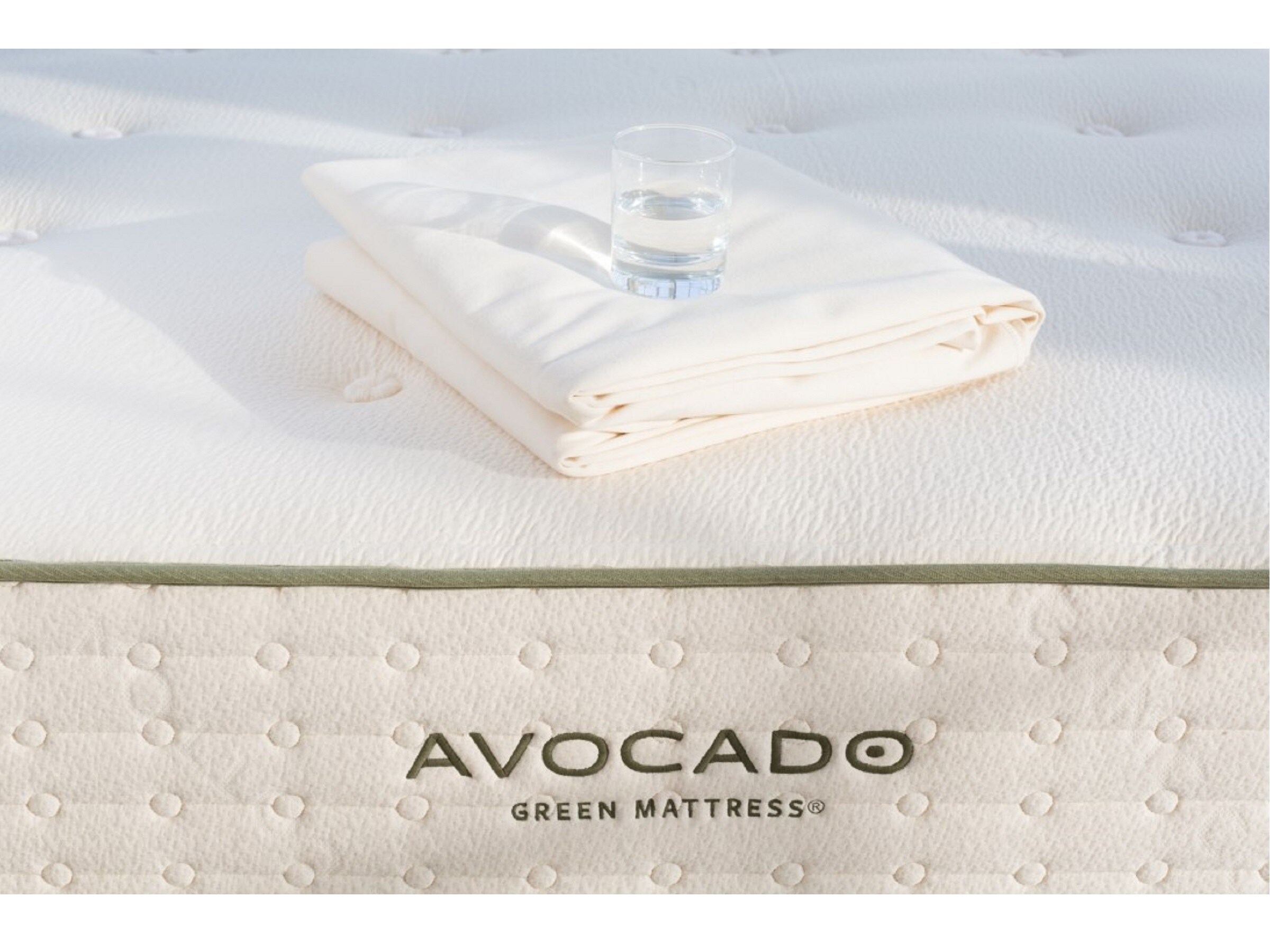 Organic Waterproof Deep Pocket Mattress Protector | Steinhafels